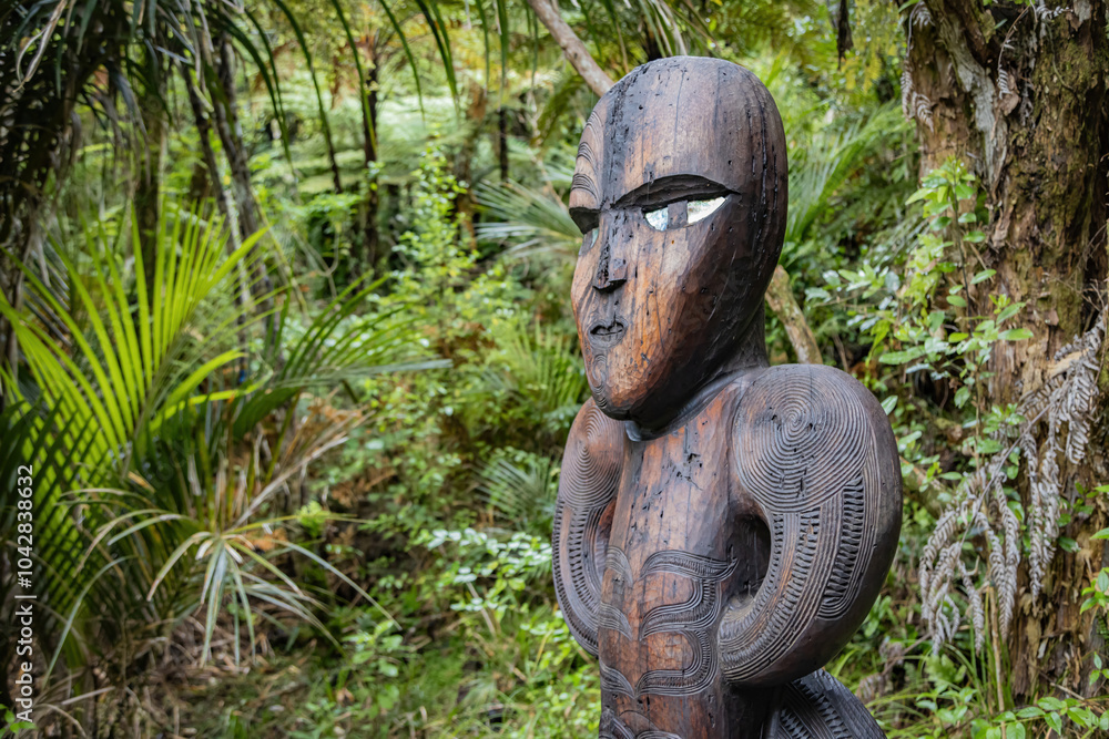 Maori Carving on the Kauri Cascades trail in the Waitakere Ranges, New ...