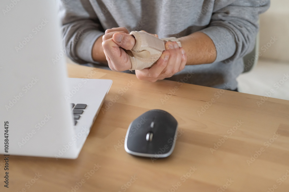 Wrist Pain From Typing In Home Office, Hand Injury Due To Repetitive ...