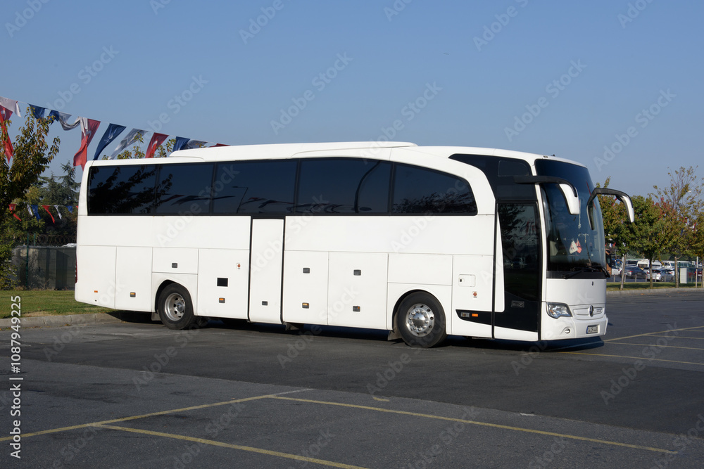 ISTANBUL, TURKEY - NOVEMBER 2, 2024: Zero emission coach bus Mercedes ...