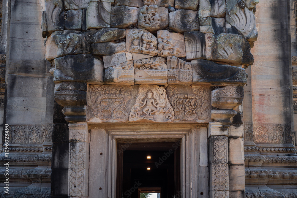 Prasat Hin Phimai is the largest stone Khmer temple in Thailand in ...
