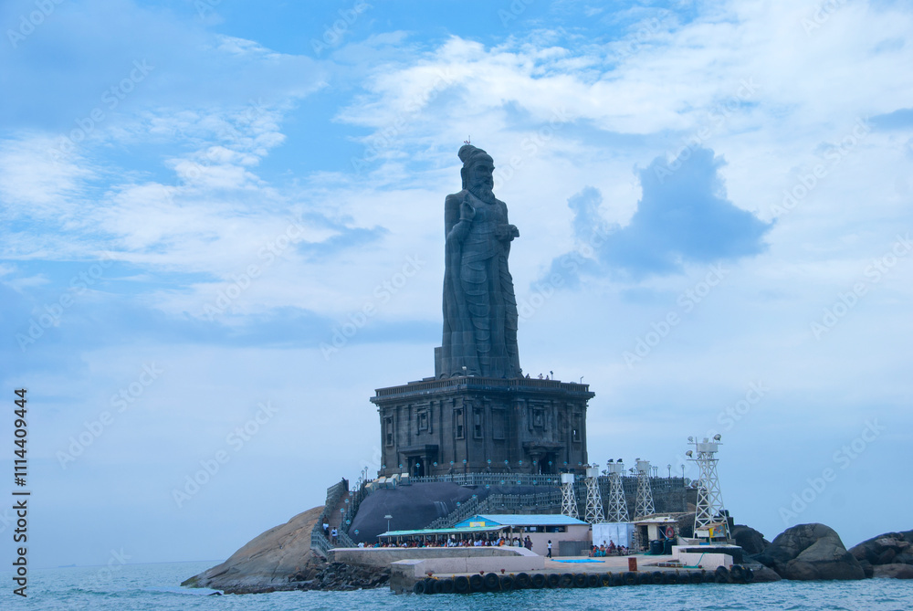 Vivekananda Rock Memorial and Thiruvalluvar Statue, Kanyakumari, India ...