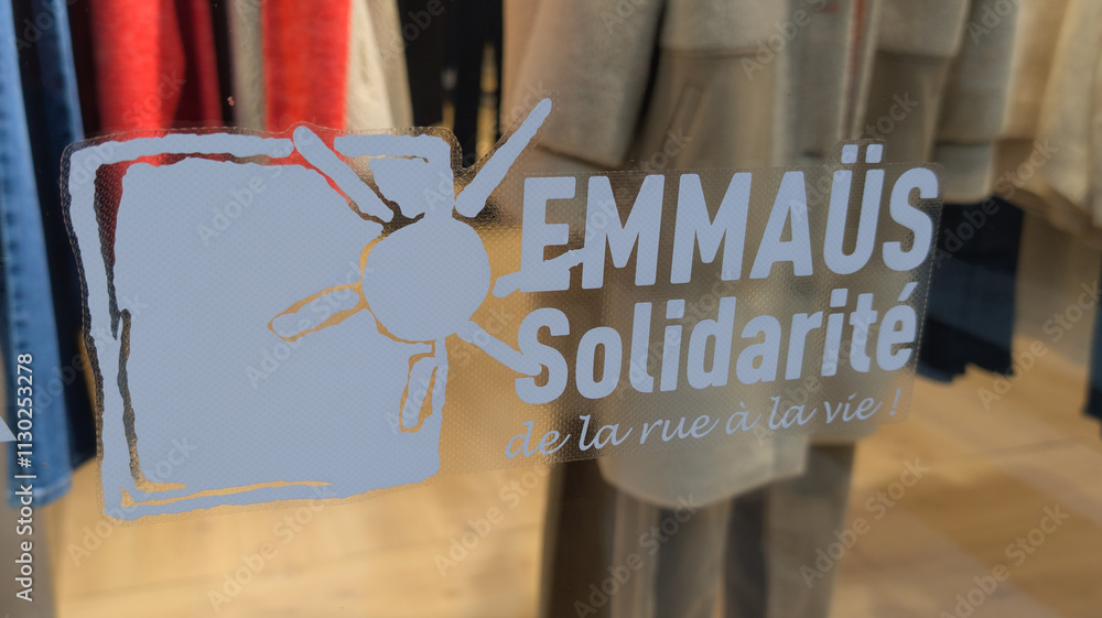 Emmaus solidarite logo text and brand sign on store solidarity movement ...