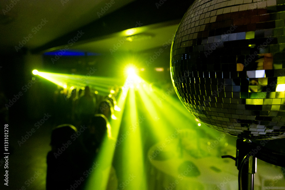 mirror ball, also called mirror ball, strobe sphere or stroboscopic ...