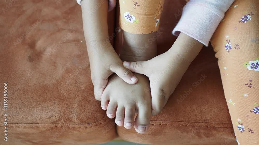 6 year old child suffering pain on feet Stock 비디오 | Adobe Stock