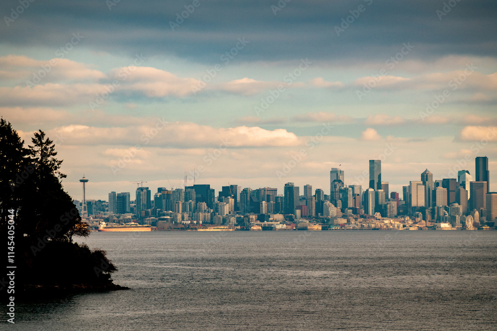 Seattle Skyline seen from the Bainbridge Island ferry as it starts its ...