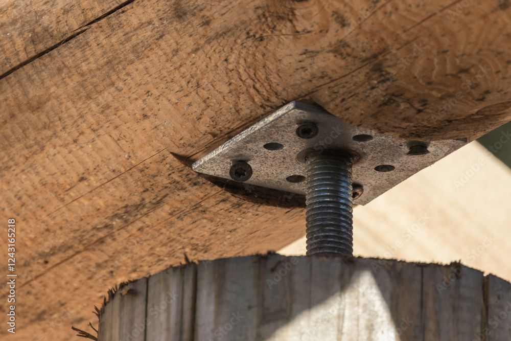Plakát Bolted adjustable connection of a beam and column of a log house ...