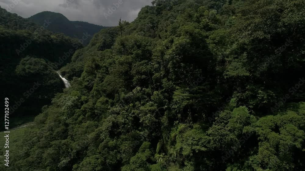 La Cascada Mágica del río Malo es una de los atractivos turísticos ...
