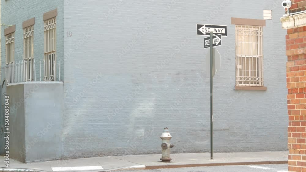 New York City oneway crossroad, Minetta street intersection one way ...