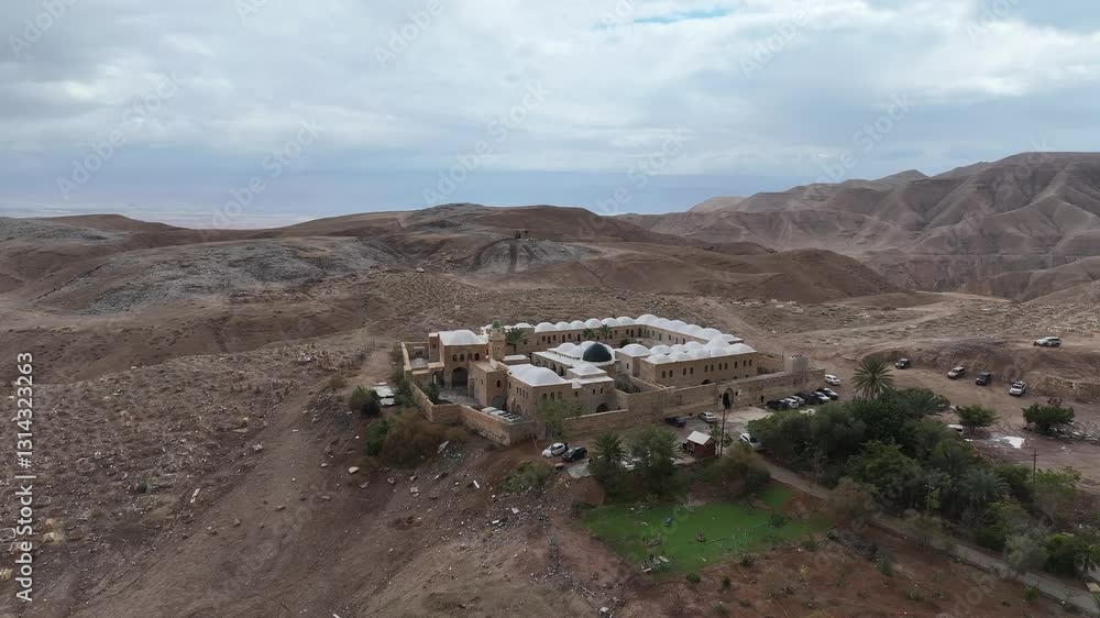 Vidéo Stock Nabi Musa Shrine in the Judean Desert An aerial view of the ...