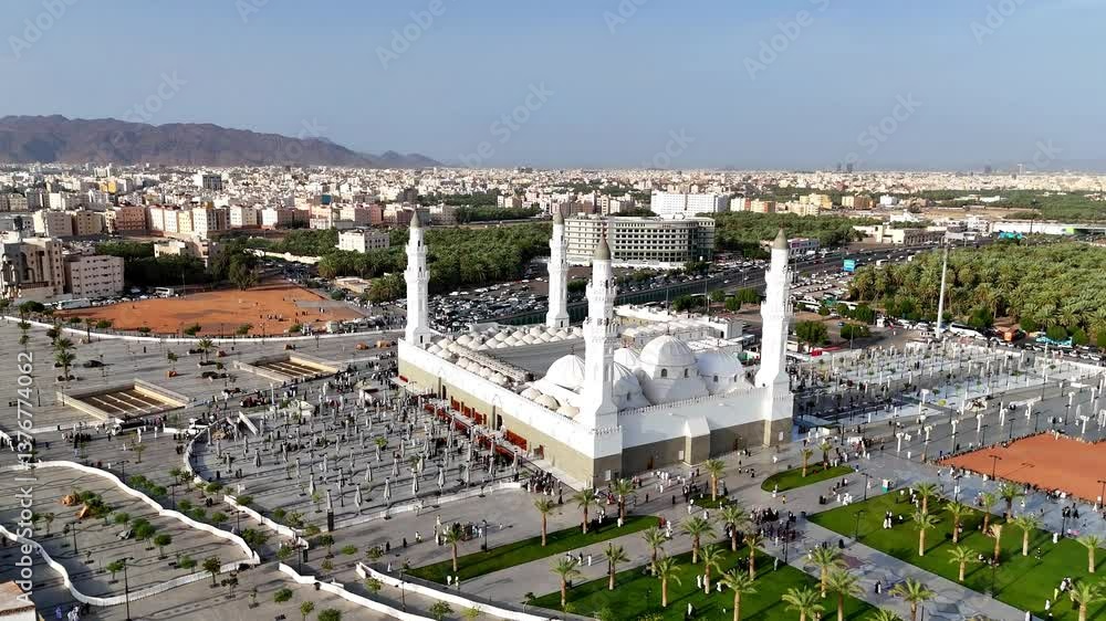 Quba Mosque 4K drone fly video - Masjid Quba in Medina, Saudi Arabia ...
