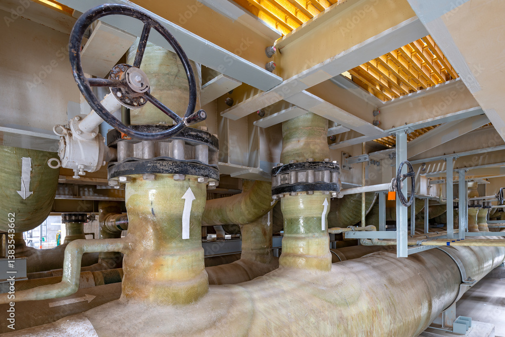 Póster Water pipes and pumps at a reverse osmosis desalination plant ...