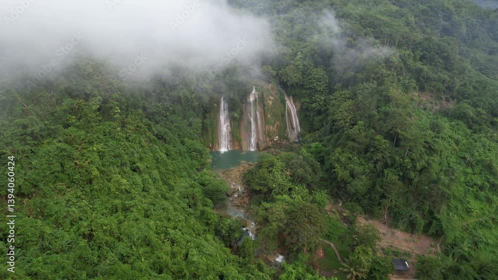Sukabumi, Indonesia - 15 Agustus 2024: Pemandangan udara Air Terjun ...