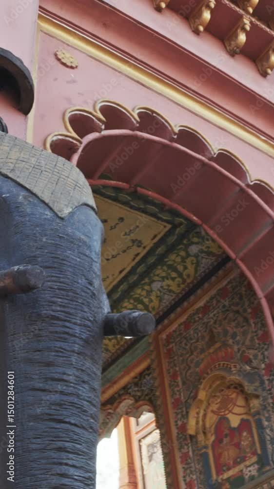 Jaipur, Rajasthan, India. Statue Of raja on elephant. Patrika Gate At ...