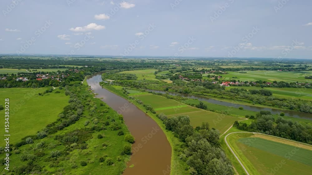 Stunning 4K aerial footage showing the confluence of the Dunajec and ...